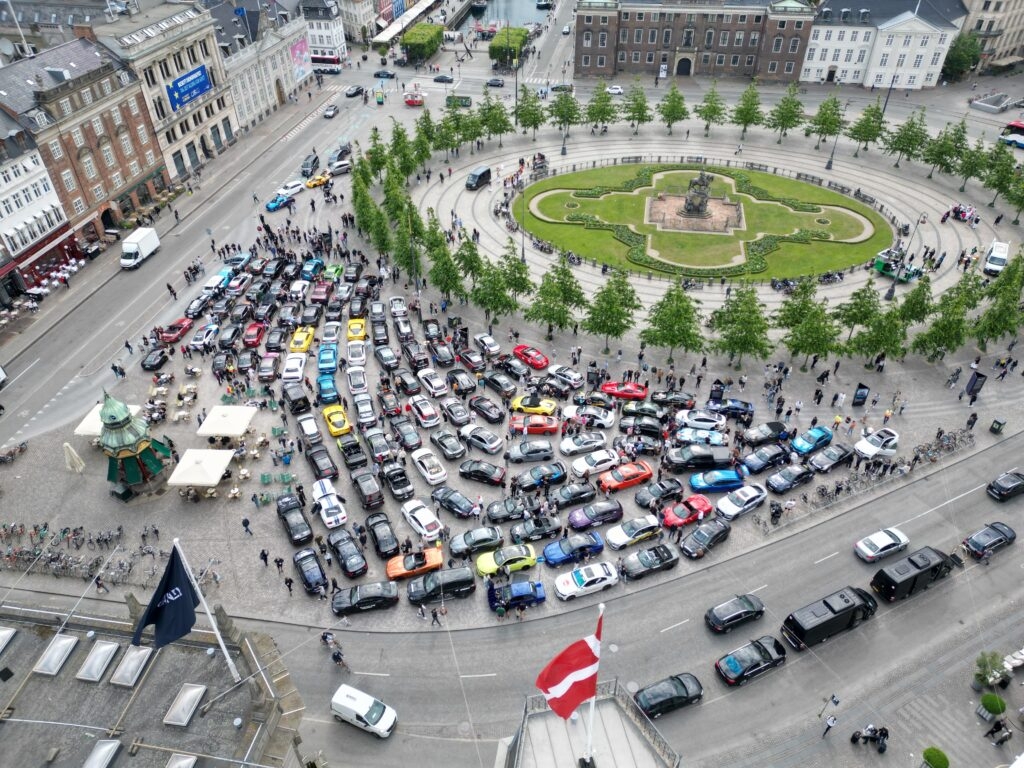 Så er starten gået fra Kongens Nytorv: Vilde biler | ONP.dk Så er starten gået fra Kongens Nytorv: Vilde biler | ONP.dk